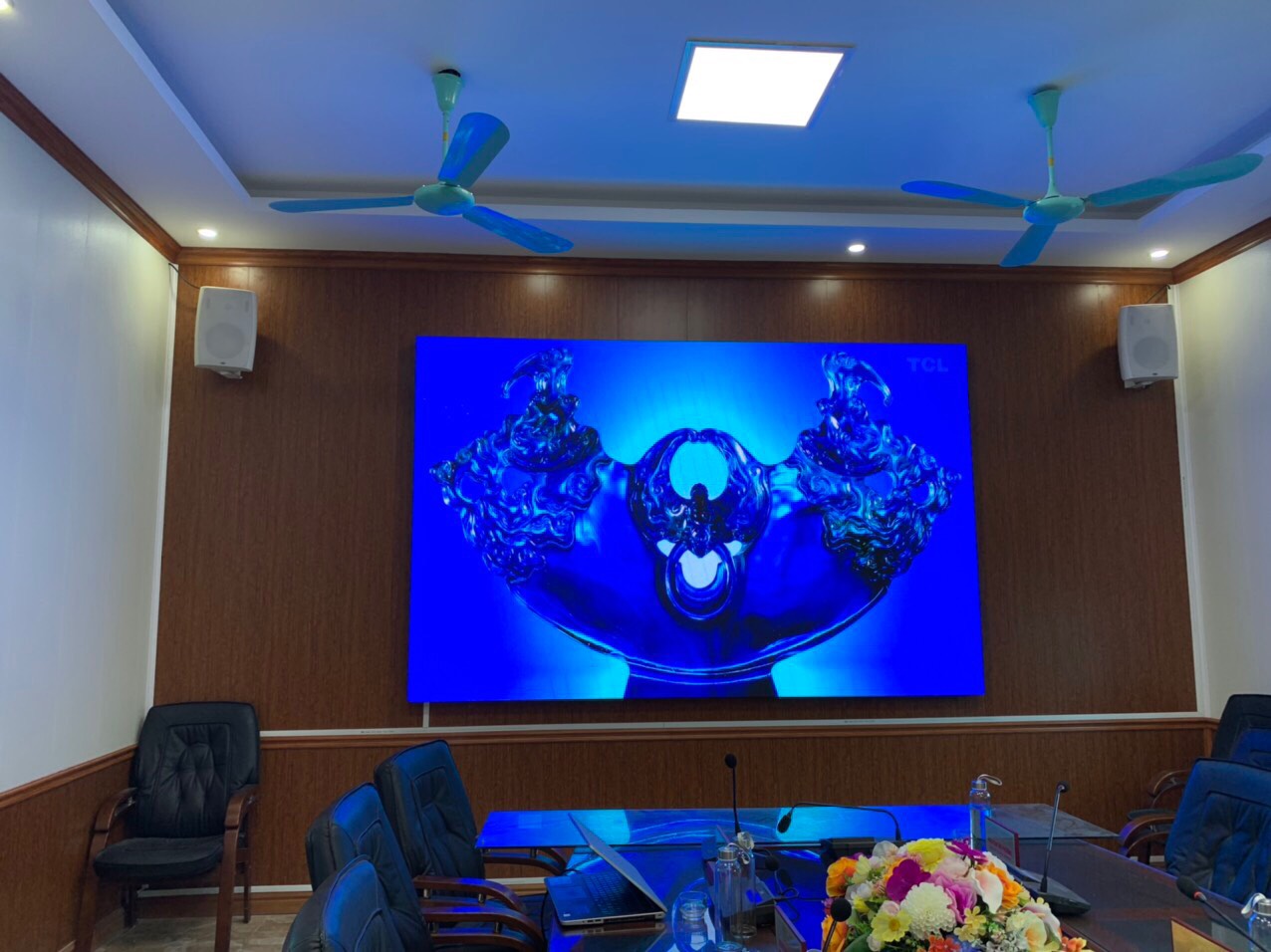 Một Số Lưu ý Khi Lắp đặt Màn Hình LED Phòng Họp - Kalyx